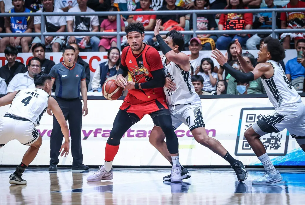 San Miguel Beermen Tinalo Ang Blackwater Bossing Sa PBA